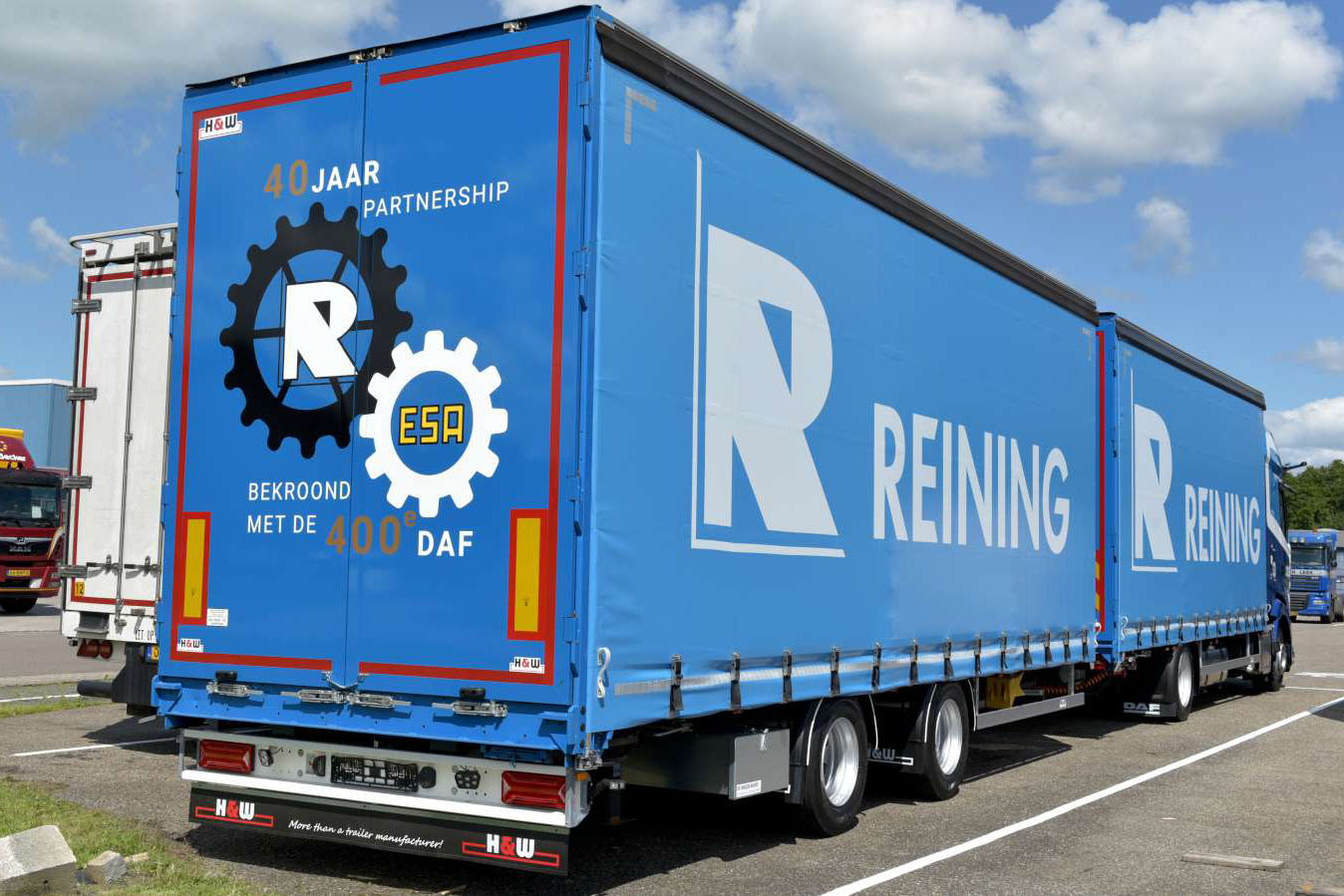 Retro-kleuren voor 400e DAF van Reining Transport