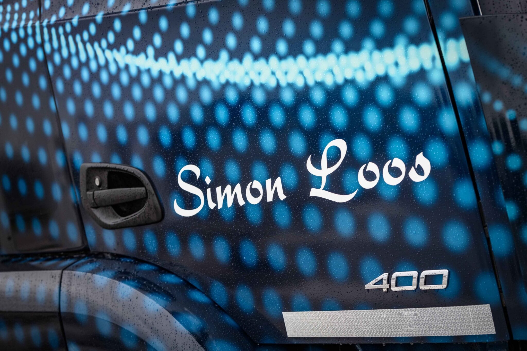 Simon Loos en Albert Heijn nemen eActros in gebruik - Truckstar