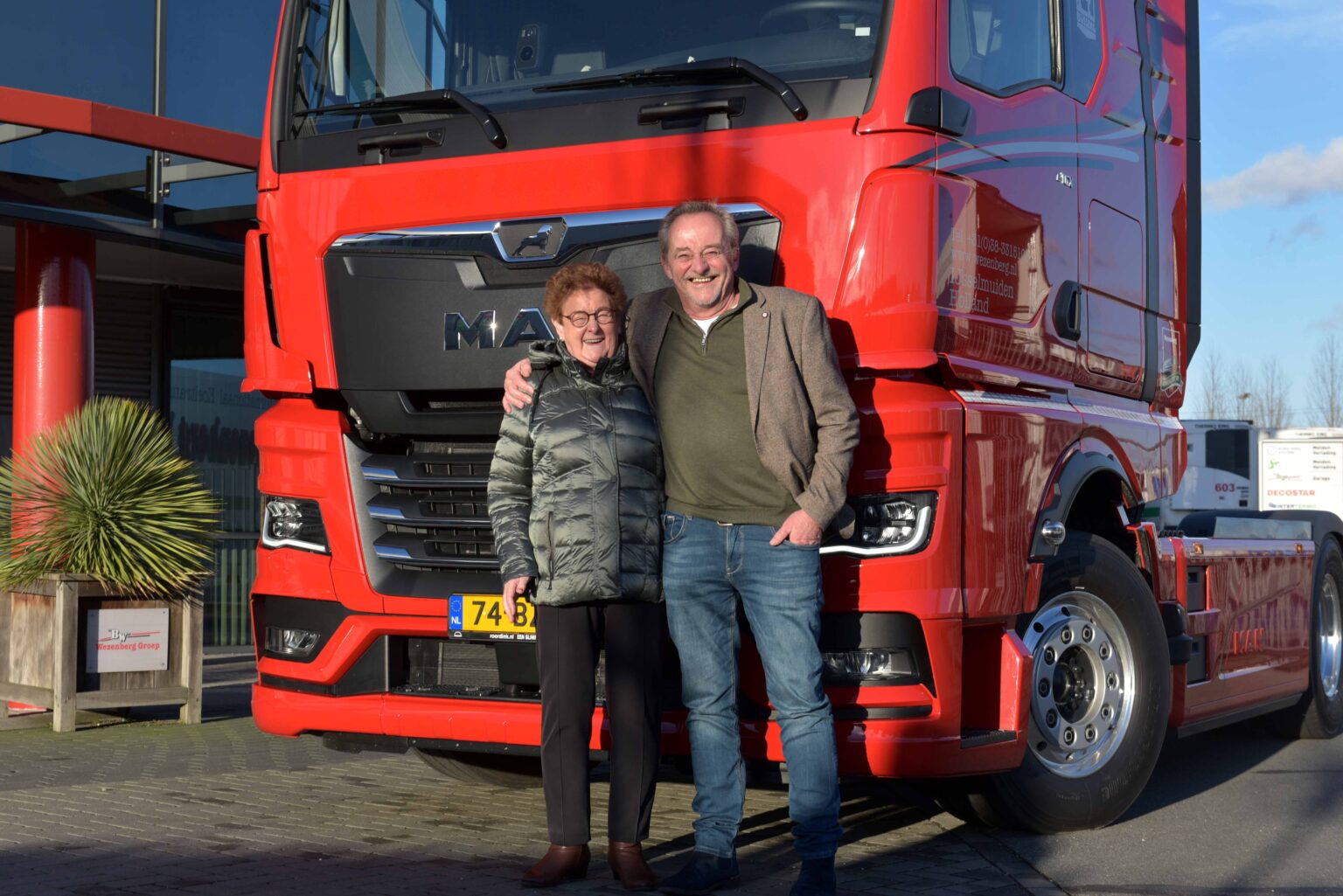 B. Wezenberg neemt drie MAN eTGX trekkers in gebruik