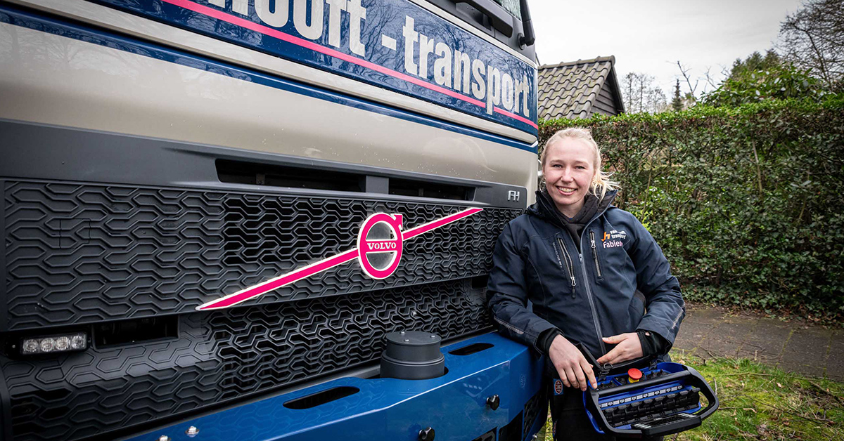 Van Hooft kiest voor Volvo FH 8x4 met 95-tons autolaadkraan