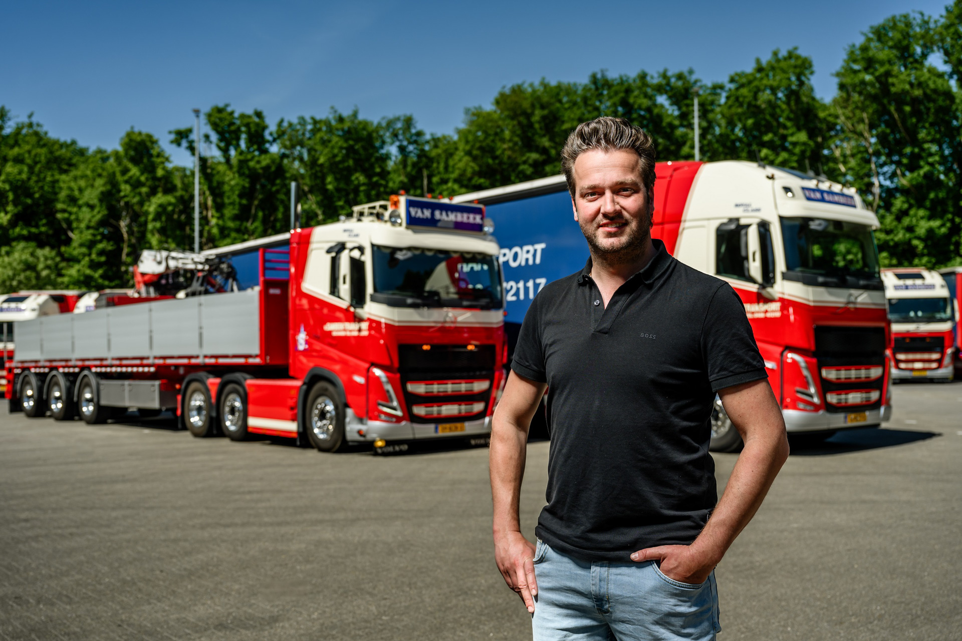 Twee Volvo FH-trekkers voor Van Sambeek Transport