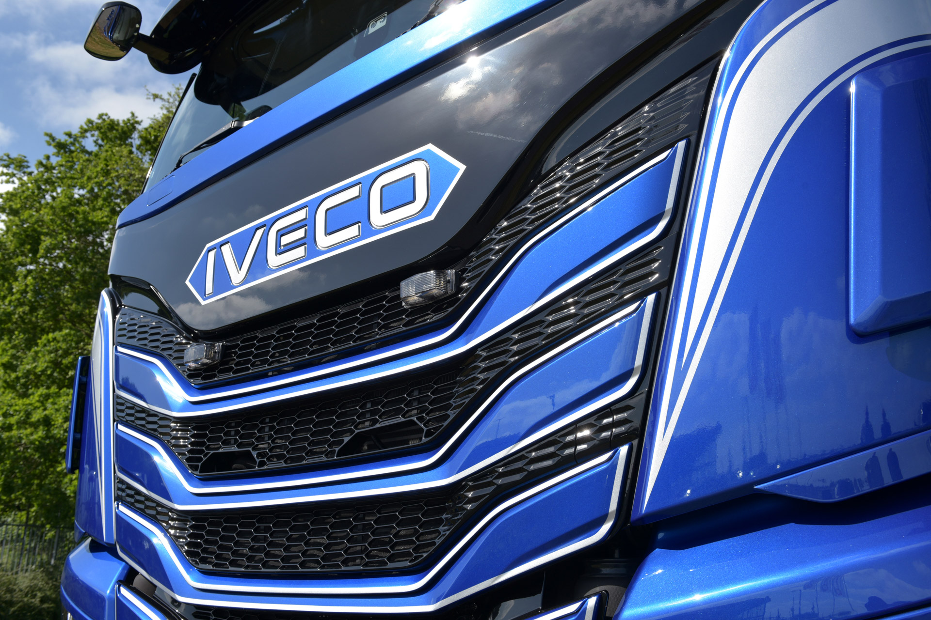 Nieuwe Iveco S-Way voor Van der Wielen
