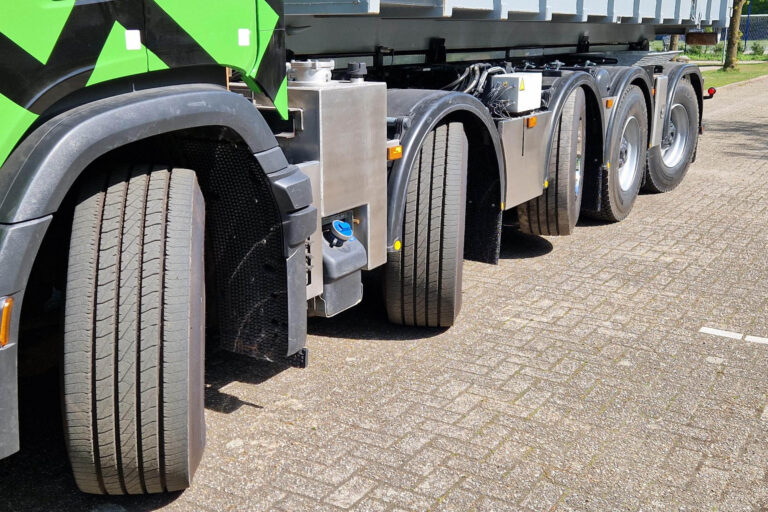 50 tons Scania G560 10x4 Wide-Spread