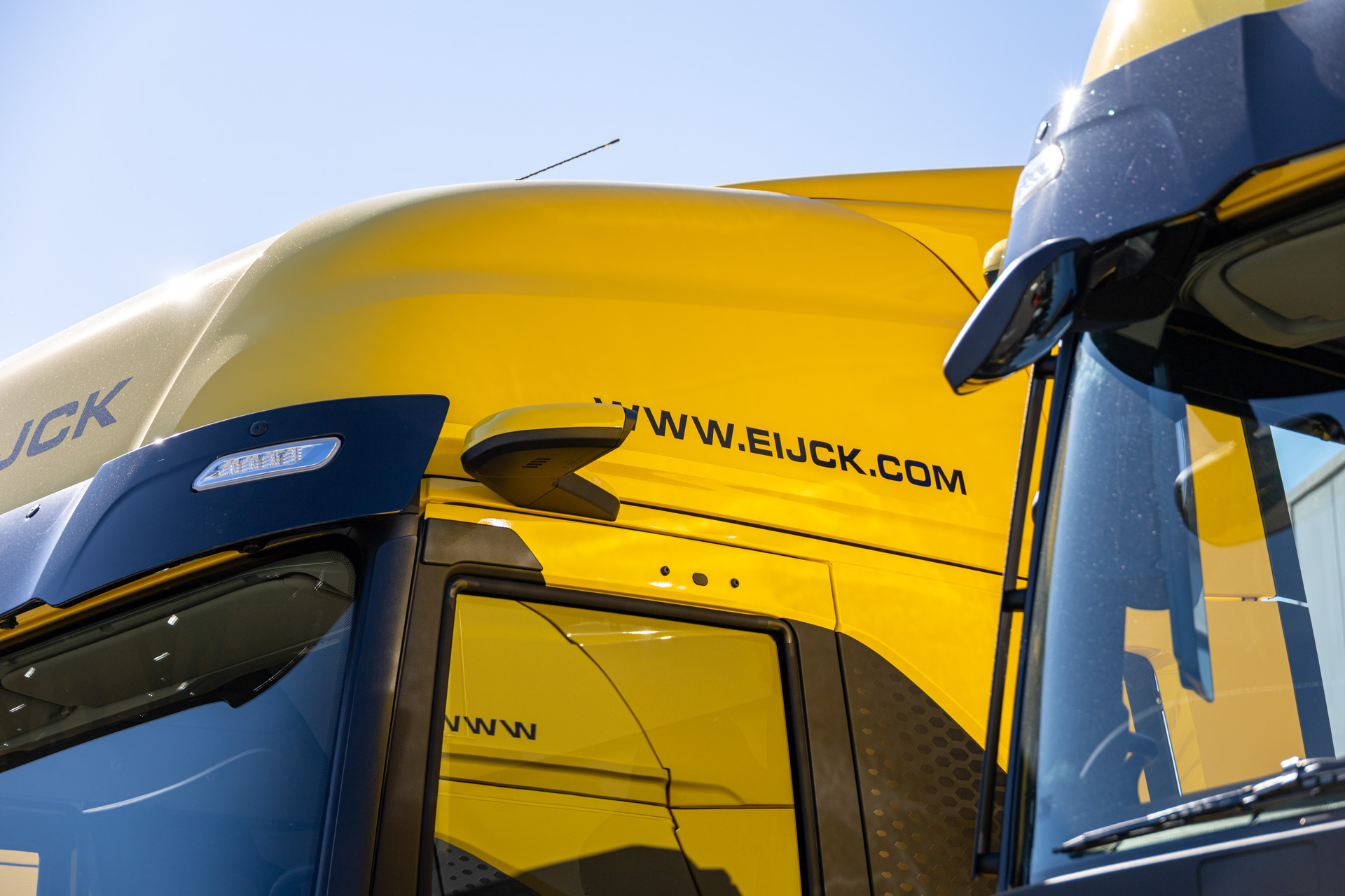 Zeven nieuwe Iveco-trekkers voor Van Eijck