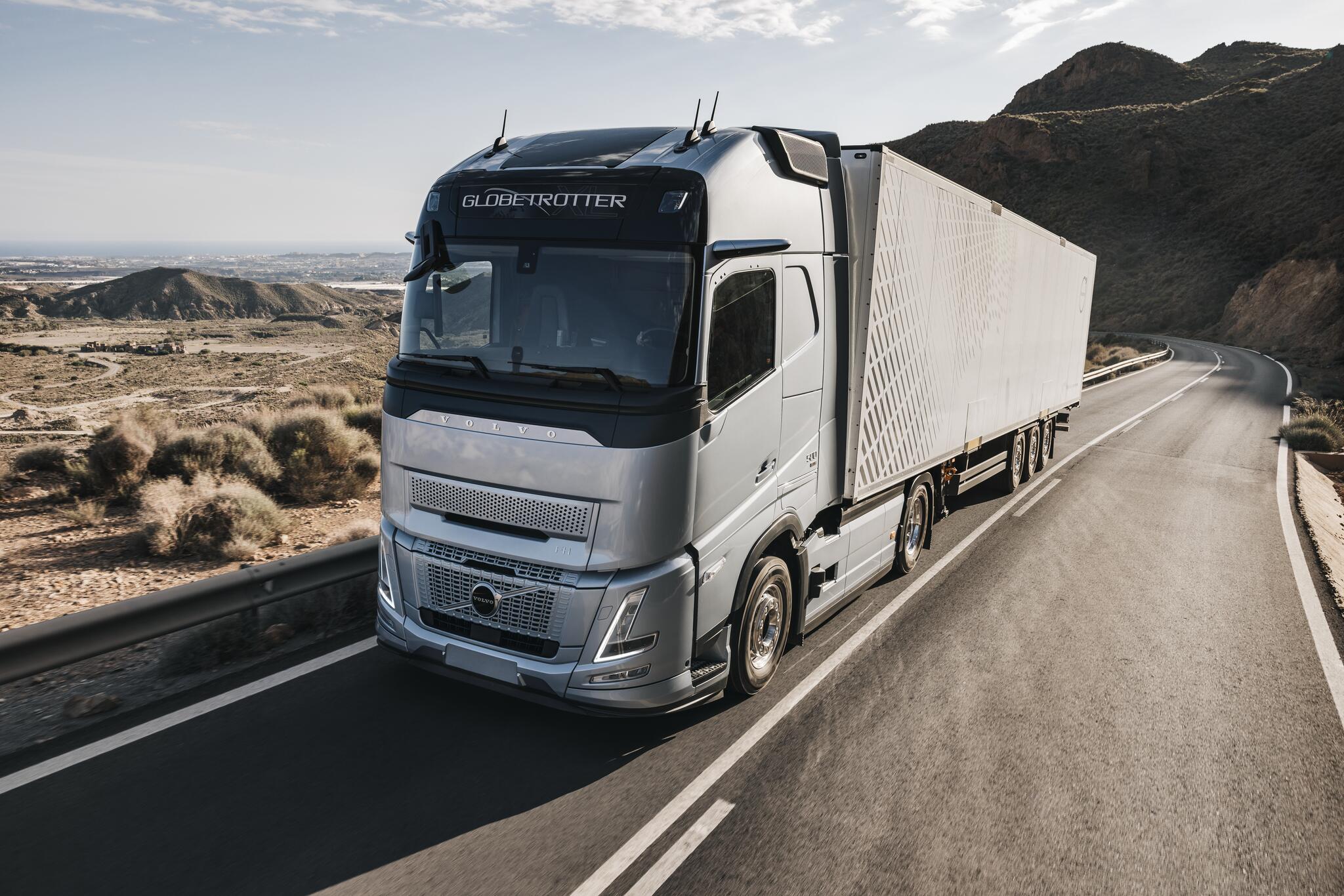 Nieuwe functie in Volvo Trucks’ stuursysteem grijpt in bij klapband